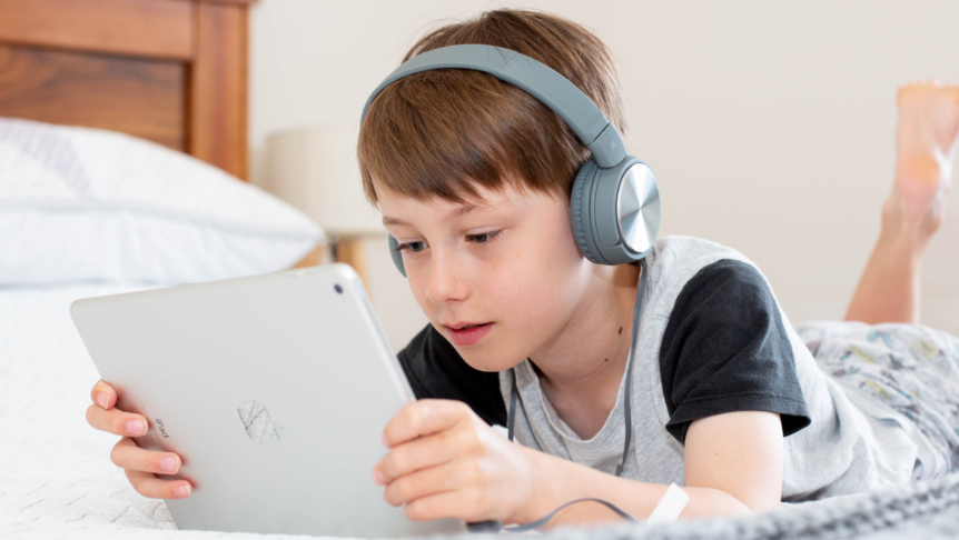 Screen-time tips for your primary-school aged son - Understanding Boys ...